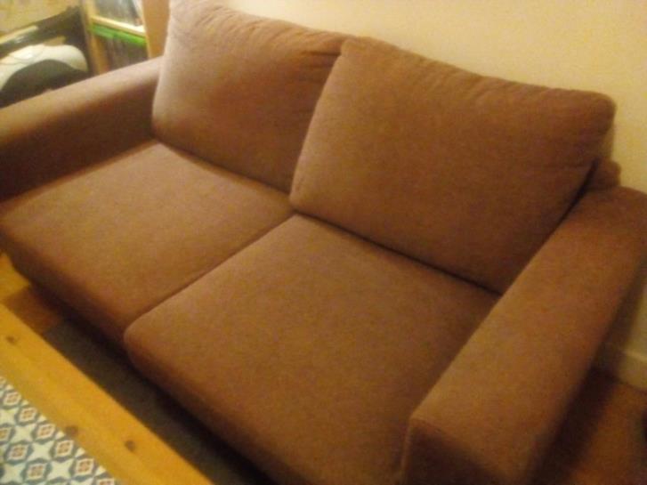 Brun soffa, tyg 2-sits bortskänkes | Stockholm