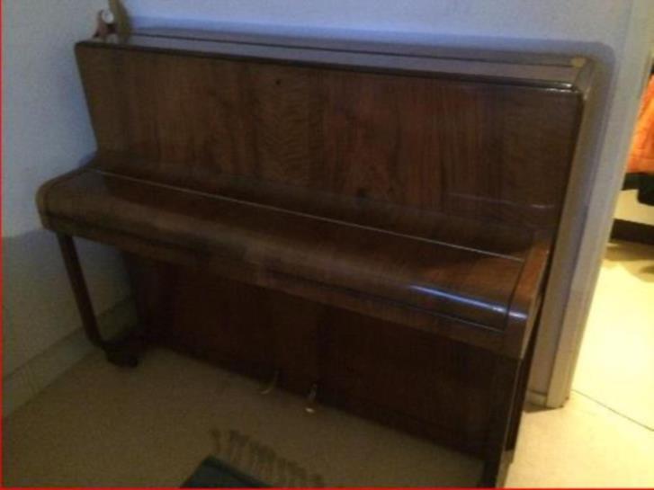 Piano, Brasted London bortskänkes | Stockholm